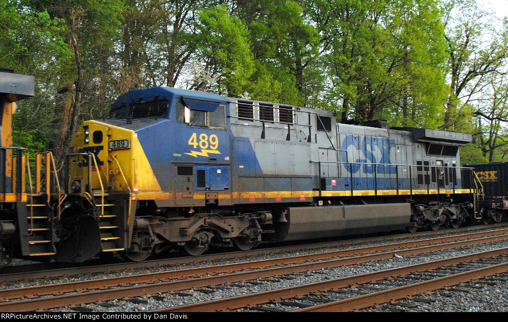 CSX AC44CW 489 on Q034-20